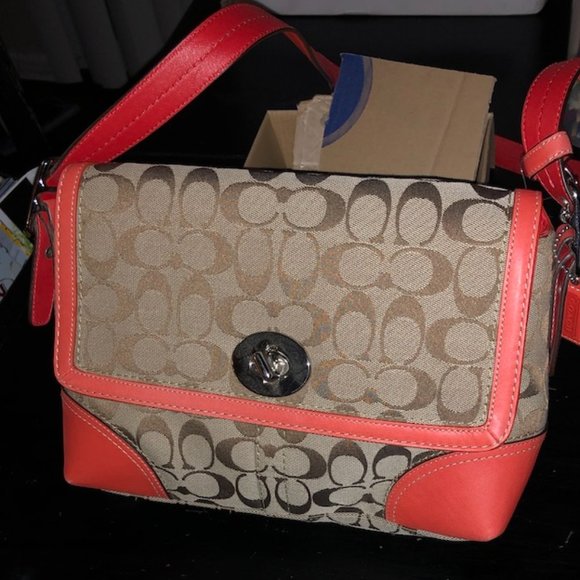 Coach | Bags | Coach Signature Cs Hampton Purse | Poshmark